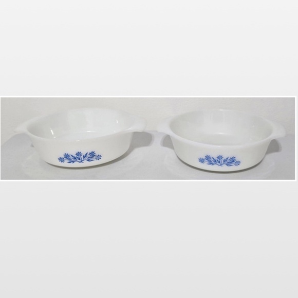 Anchor Hocking | Kitchen | 2 Vtg Anchor Hocking Casserole Dishes White ...